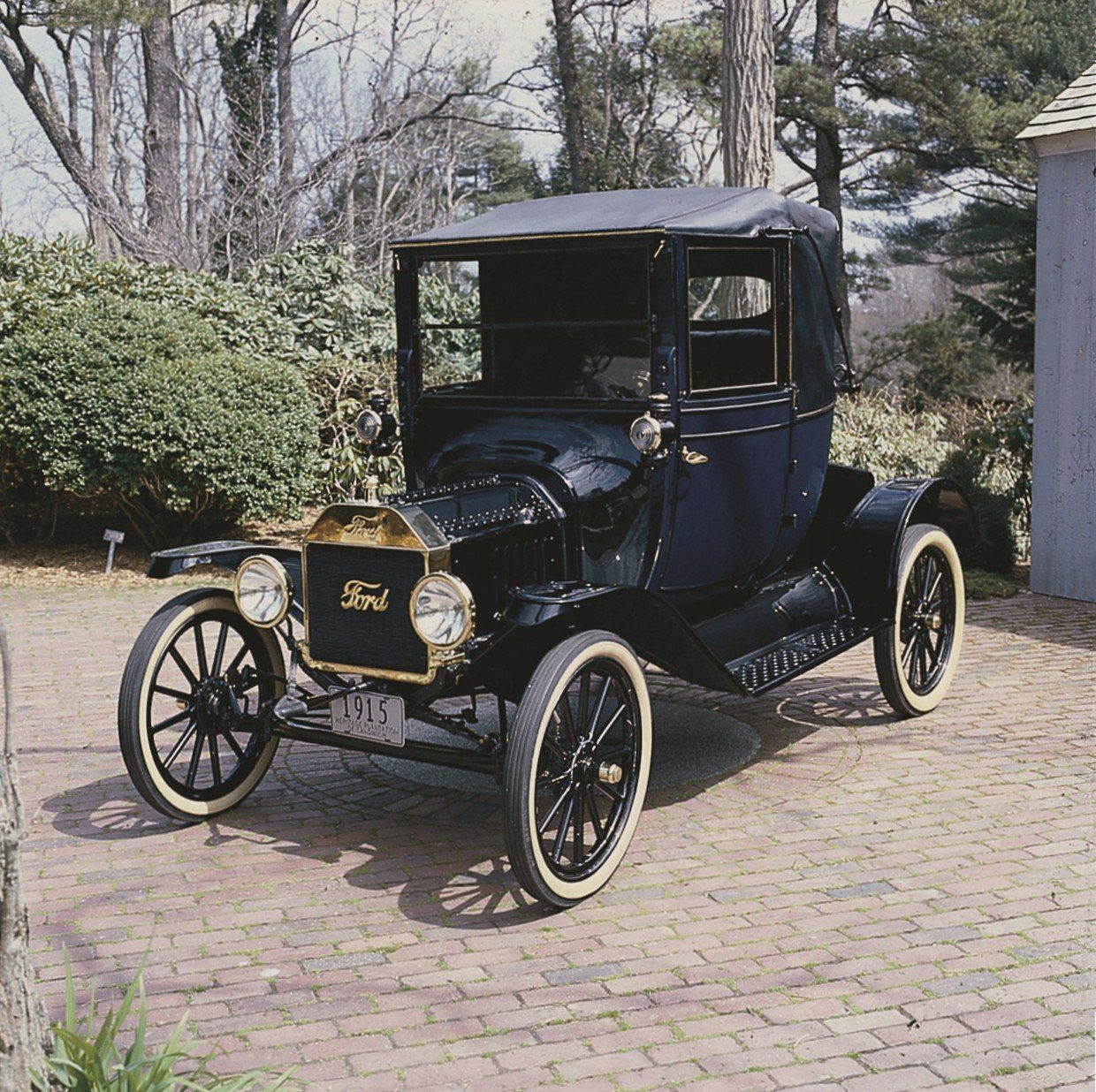 1915 Ford Model T Coupelet - Heritage Museums & Gardens